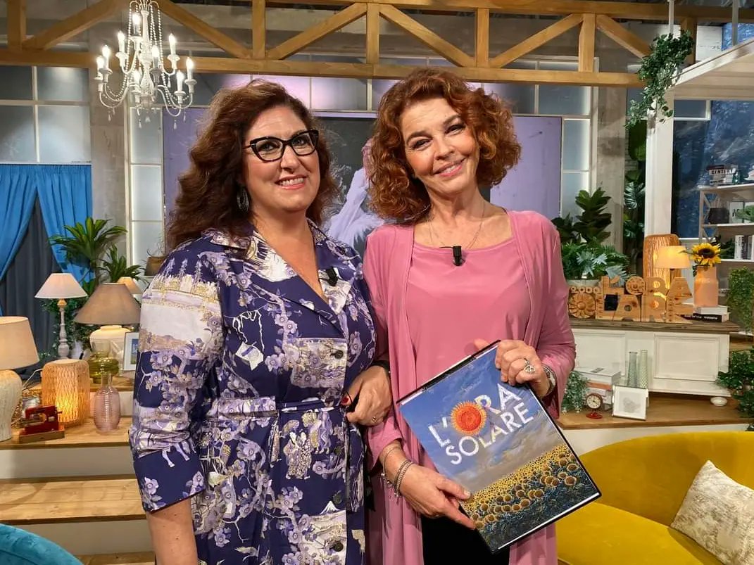 Il soprano Anna Pirozzi e il primo sportello Lis alle Poste Italiane ...