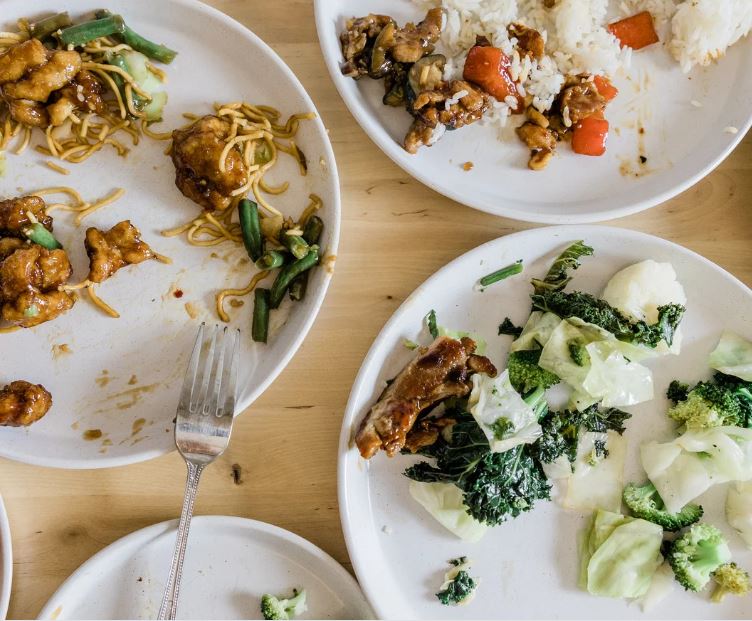 Consigli per gestire gli avanzi di cibo dopo le feste - Vediamoci Chiaro